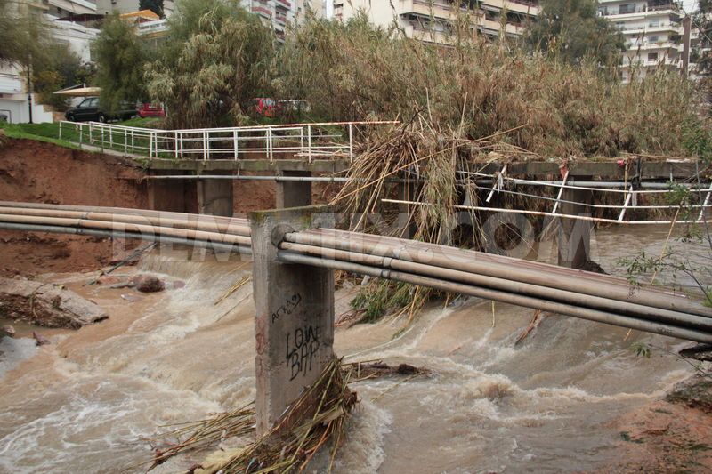 Η καταστροφική πλημμύρα στην Αττική έδειξε εγκληματικές ευθύνες για τη ...
